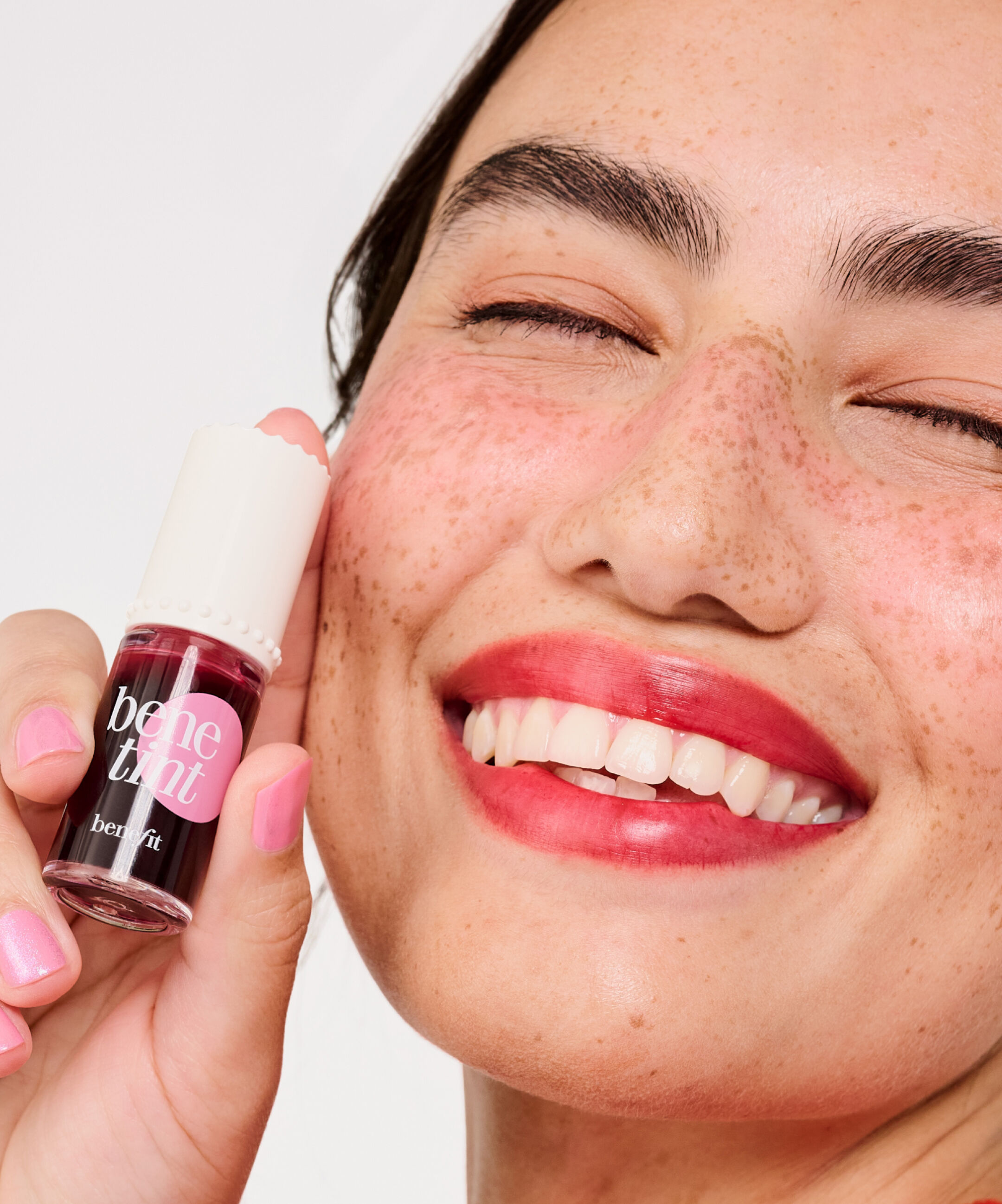 Makeup, Pore Care, & Beauty Services | Benefit Cosmetics